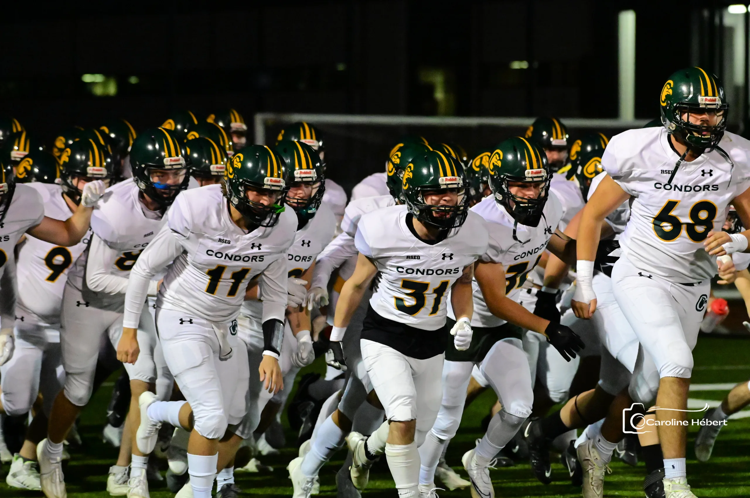 Les Condors football concluent leur saison régulière par une défaite ...